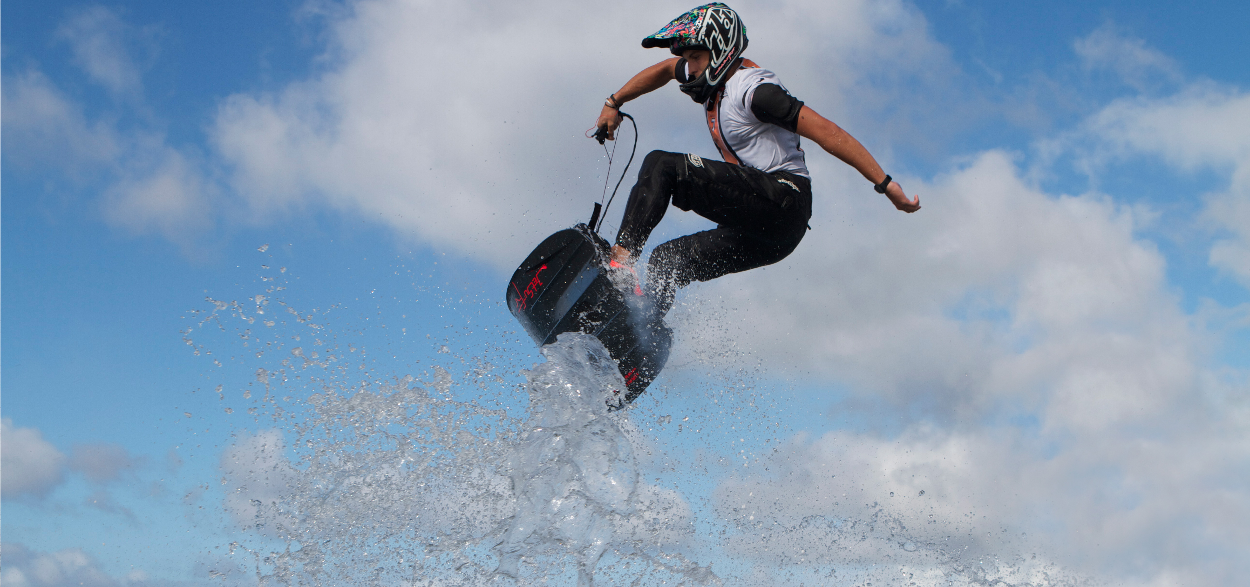 Jet Surf: Surf a toda máquina - Blog De Aventura